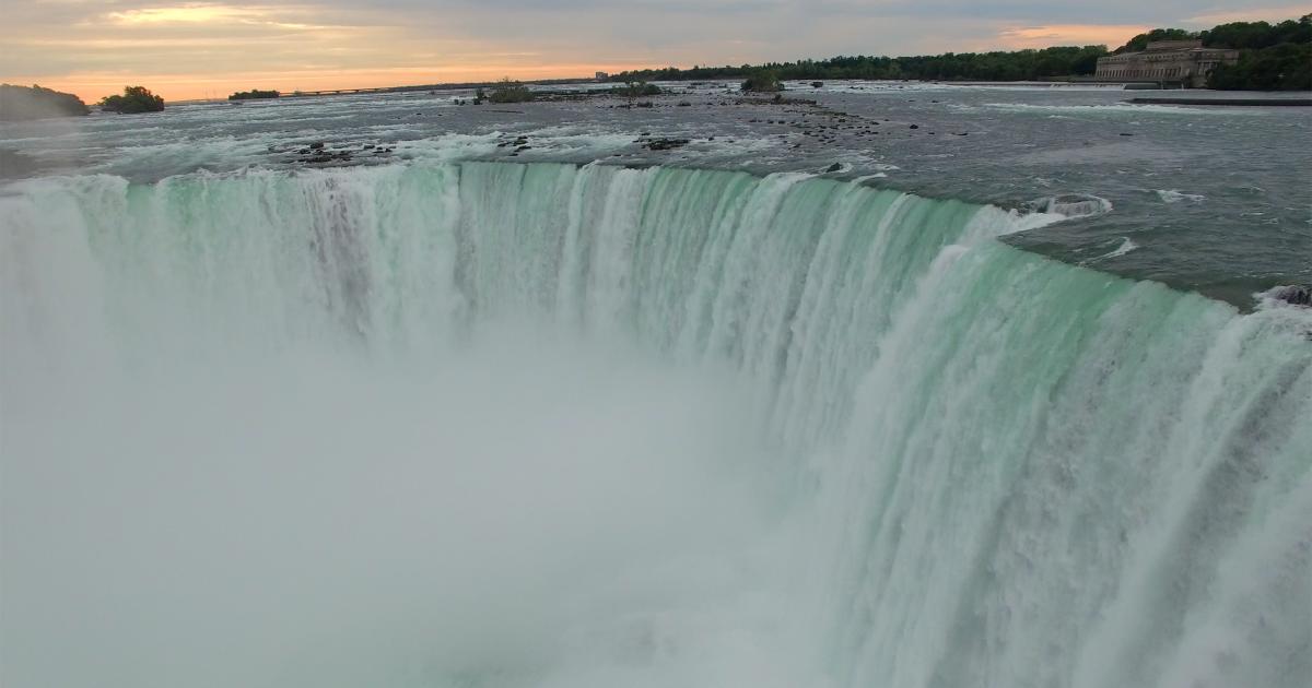 Niagarafallen - Kom riktigt nära de världsberömda vattenfallen
